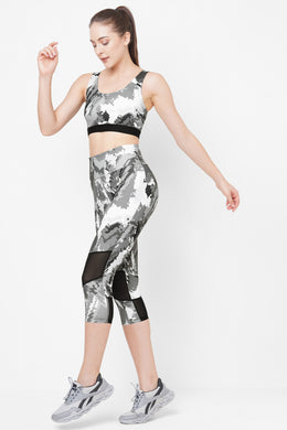 GREY & BLACK CAMO PRINTED WORKOUT CAPRI SET – Laasa Sports